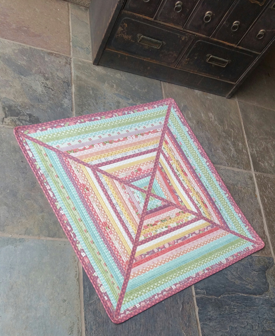 Jelly-Roll Rug+ PLUS (paper pattern) – RJ Designs / RomaQuilts